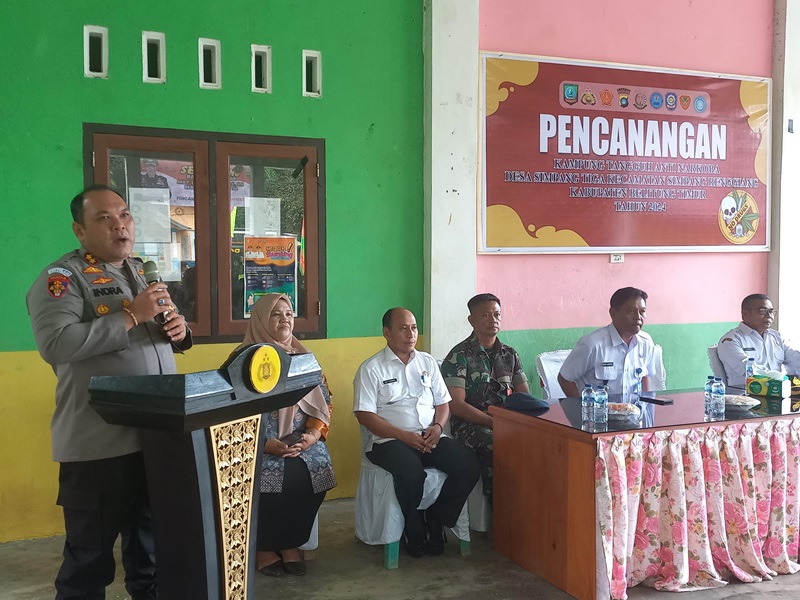 Pencanangan Kampung Tangguh Anti Narkoba di Desa Simpang Tiga - Tribratanews Polda Babel