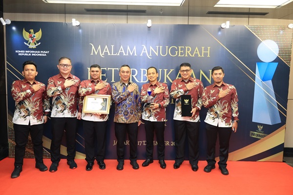 Polri Raih Predikat Informatif Dalam Penganugerahan Keterbukaan Informasi Publik 2024 ...