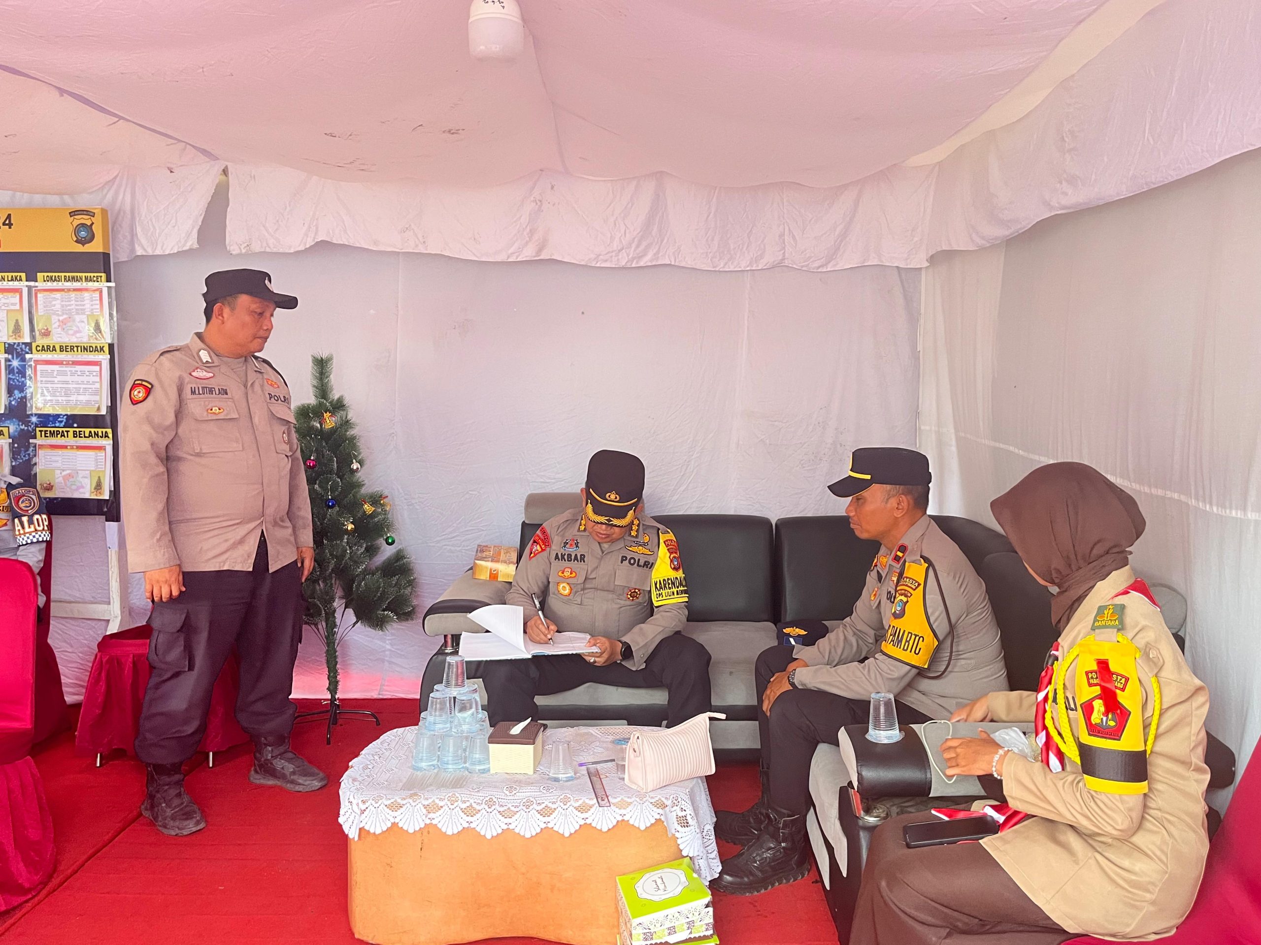 Pastikan Kesiagaan Personel, Karo Ops Polda Babel Lakukan Kontrol dan Arahan di Pos Pelayanan ...