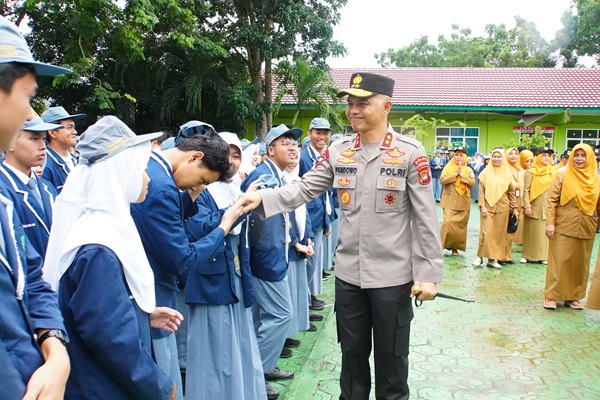 Jadi Irup Di SMAN 2 Pangkalpinang, Ini Pesan Kapolda Babel Kepada Pelajar - Tribratanews Polda Babel