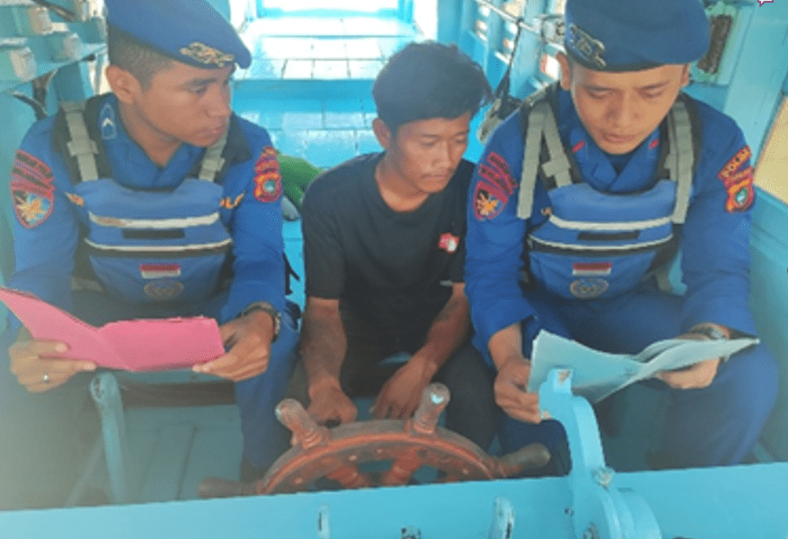 Ditpolairud Polda Babel Periksa Kapal Penangkap Ikan di Perairan Pulau Siadung Belitung Timur ...