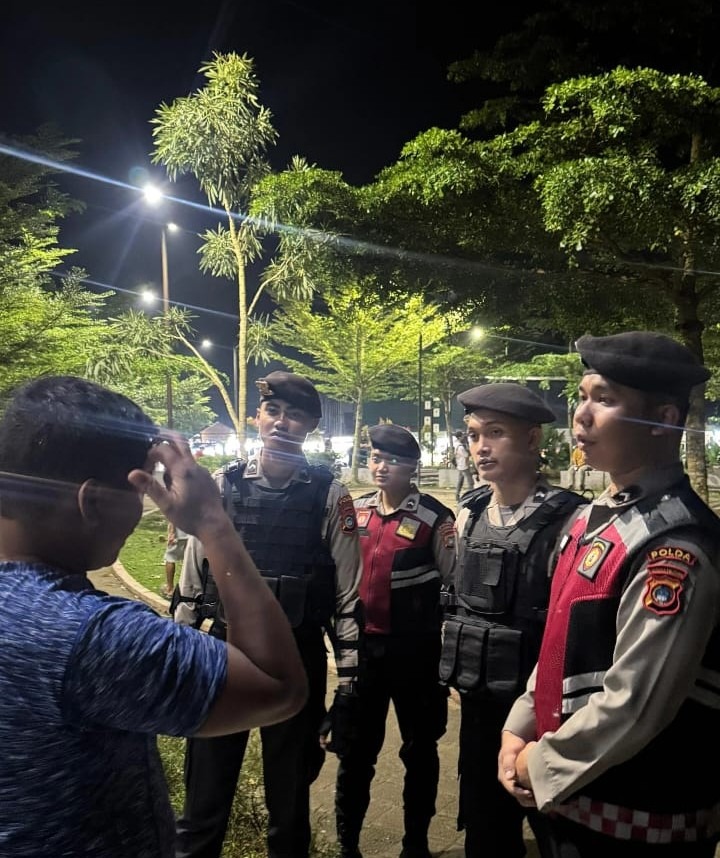 Ditsamapta Polda Kep. Babel Gelar Patroli Malam, Sasar Potensi Gangguan Kamtibmas di Taman ...